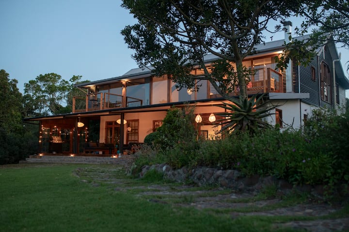 Moonshine Farmhouse - South Africa