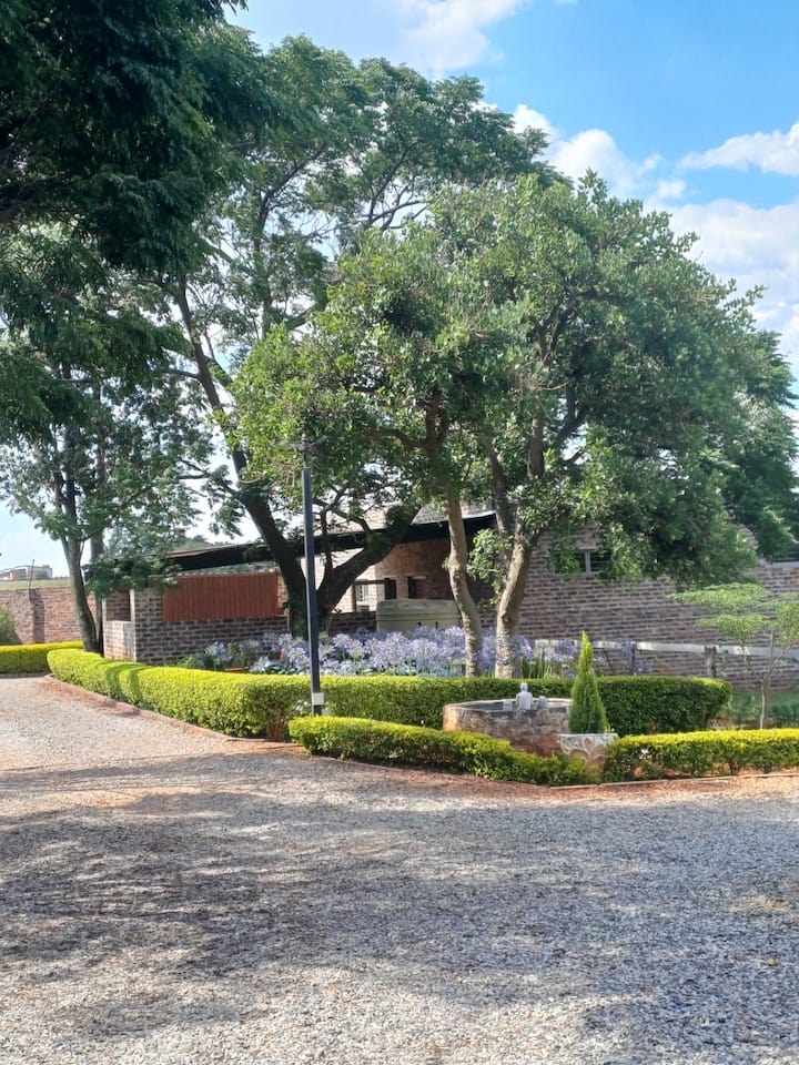 Olympus Farm Cottage - Tierpoort