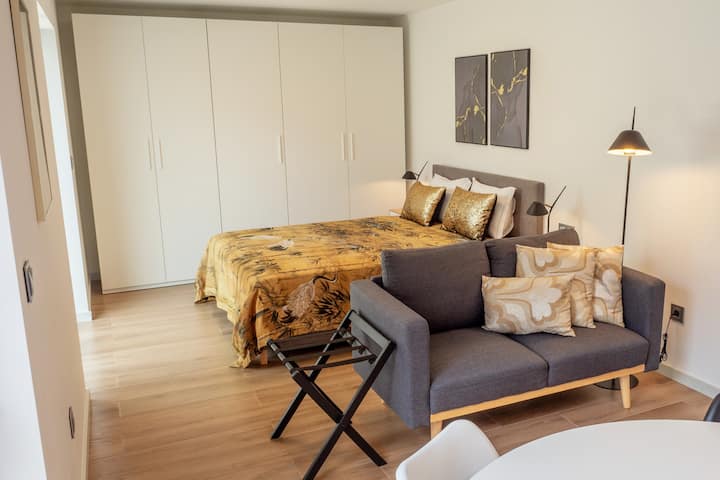 Riacentrum - Deluxe Black & White - Aveiro