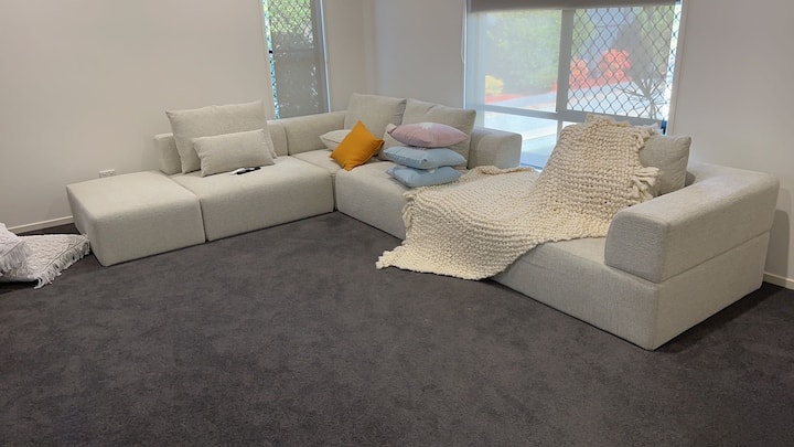 Hanna's Dream House - Oxley