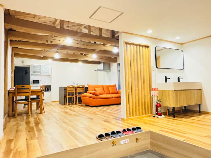 雪ノ音 【白馬村の自然に抱かれた新規リフォーム古民家】最大12名様が可能 一棟貸切 - 오마치시