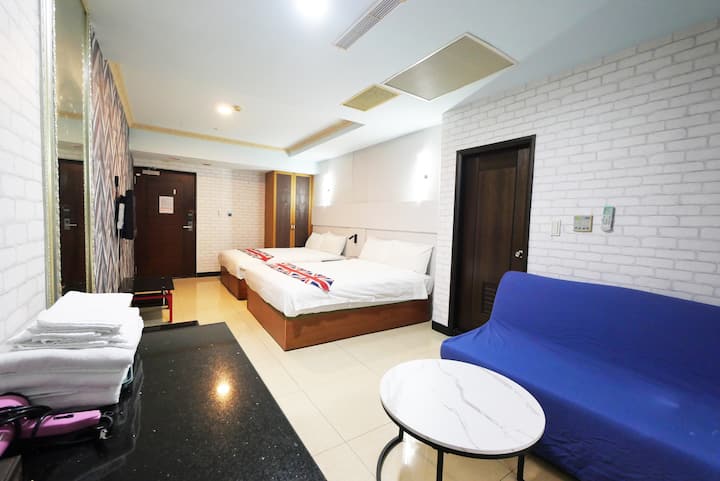 靉嗨文旅愛河館-豪華四人房-大立百貨/Mrt捷運r9中央公園/新崛江/漢神百貨/愛河 - 鳳山區