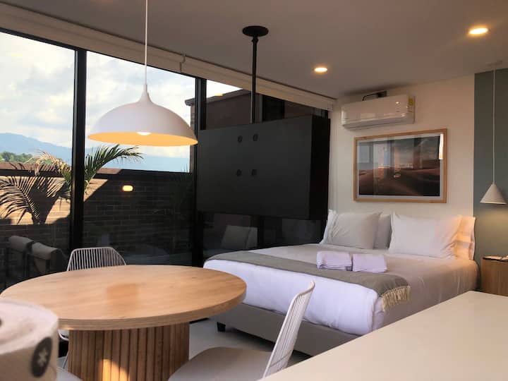 Nok Cozy Studio W/ Balcony In Laureles Medellín - Medellín