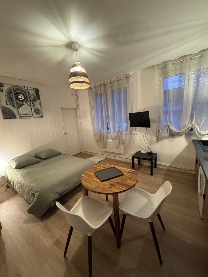 Charmant Studio - Champs Elysées - Saint-Quentin