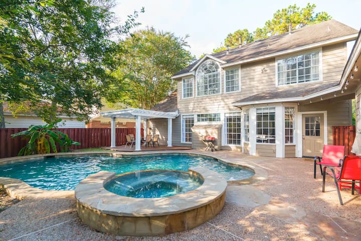 Wonderful 4br Poolside Home In Woodlands Area - The Woodlands, TX