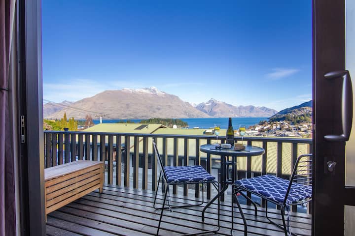 Central Flat With Amazing Vistas - Queenstown