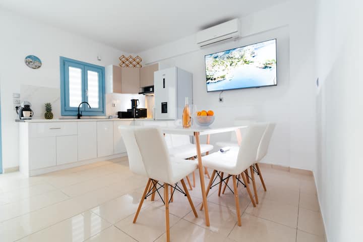 Fira Deluxe Apartment - Santorini