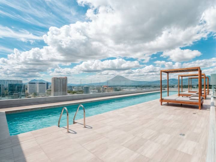 Moderno Y Céntrico Apto En Zona 10, Cerca De Todo - Guatemala