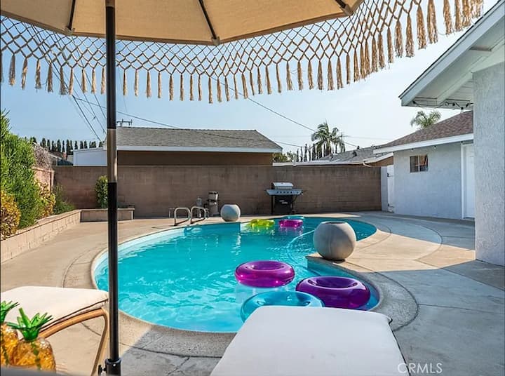 Stunning Oasis With Pool By Disneyland And Knotts - Cypress, CA