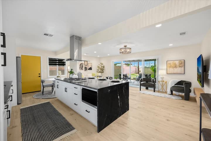 Modern Retreat 4 Br Home Near Disney | 8 Min Drive - Anaheim, CA