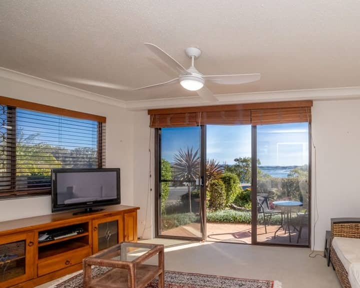 The Garden - Waterside Views - Forster