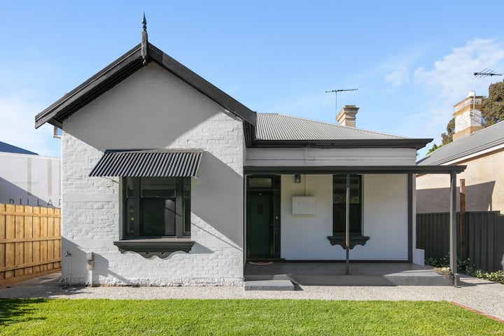 Style And Comfort In Subiaco - Subiaco