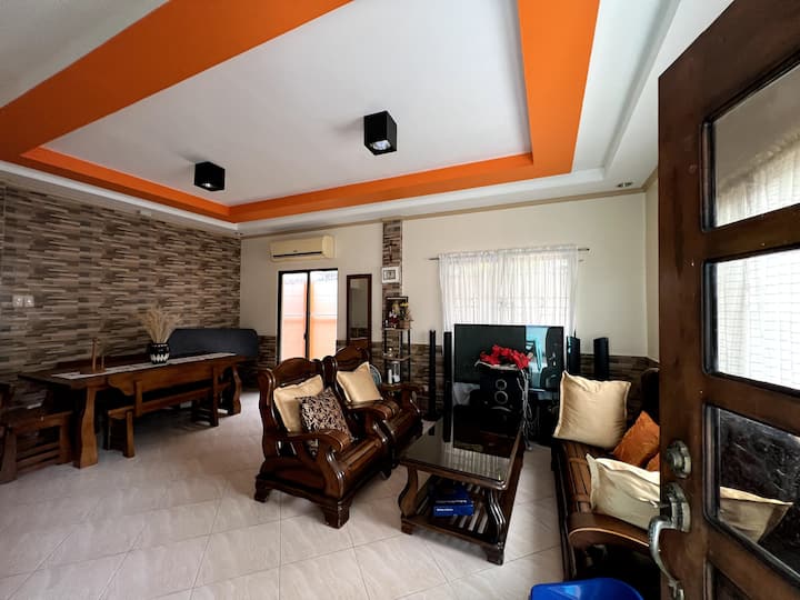 Tabuelan Maravilla Exclusive Beach House - Tabuelan