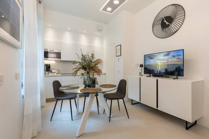 Suite Decumano: Eleganza E Comfort Nel Centro - Pavie