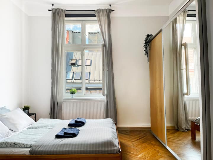Apartment Near To Main Square, 3 Bedrooms,6 People - Krakow