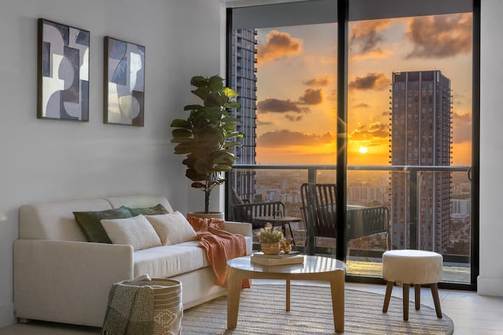 2704 | Downtown Apt, Gym, Pool, Spa, Kaseya Center - Miami