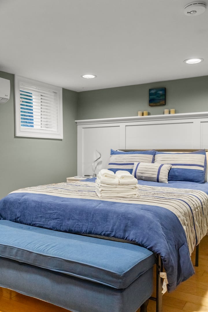 West End Ptown Condo | Patio, Grill & Parking - Provincetown, MA