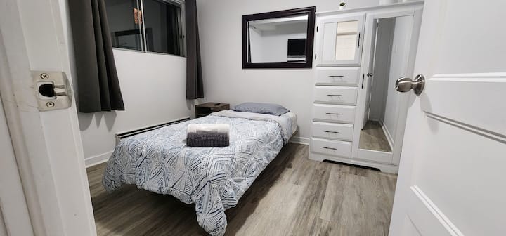 Little Room, Cozy & Functional - 蒙特婁