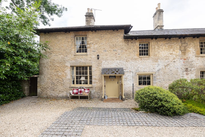 Garden Cottage, Orchardleigh Estate - Longleat