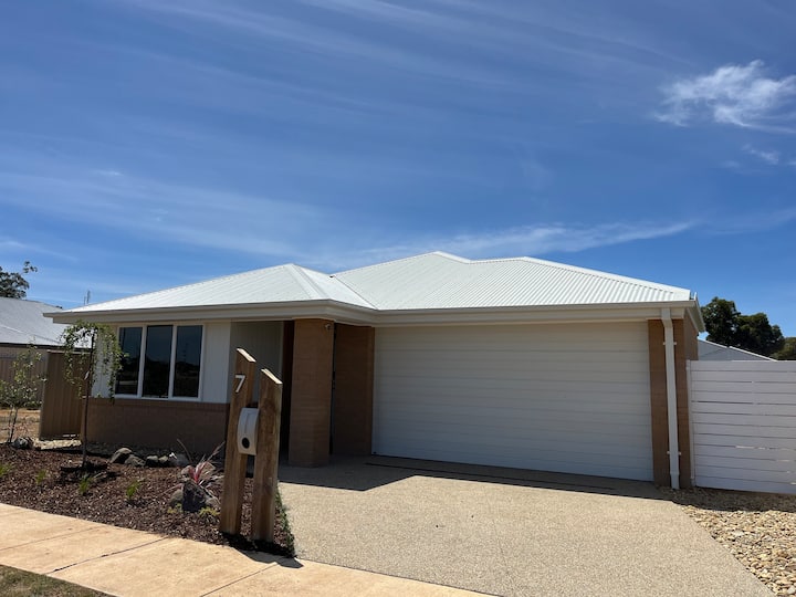 Boating & Vines Lakeside Retreat - Nagambie