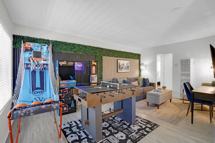 6th Haven |Arcade|king Bed|games|1 Mile To Beaches - Long Beach, CA