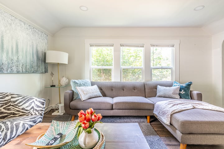 3br Retreat |Close To Downtown W/private Backyard - Seattle