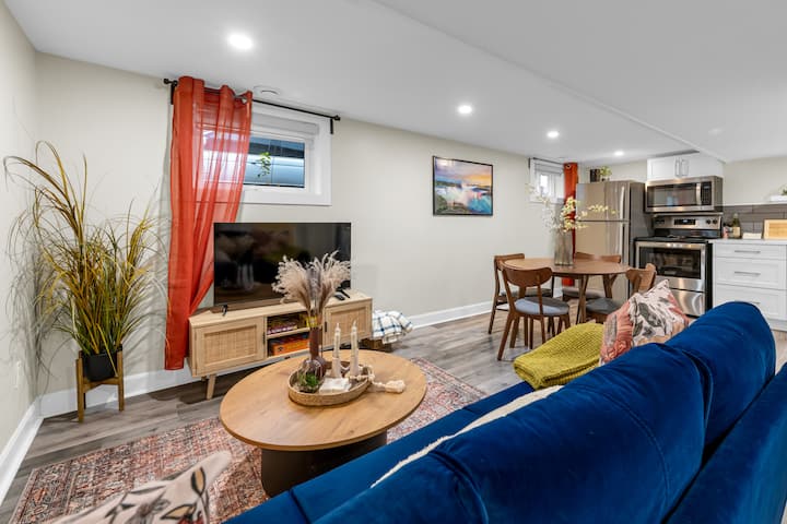 The Chic Den - St. Catharines