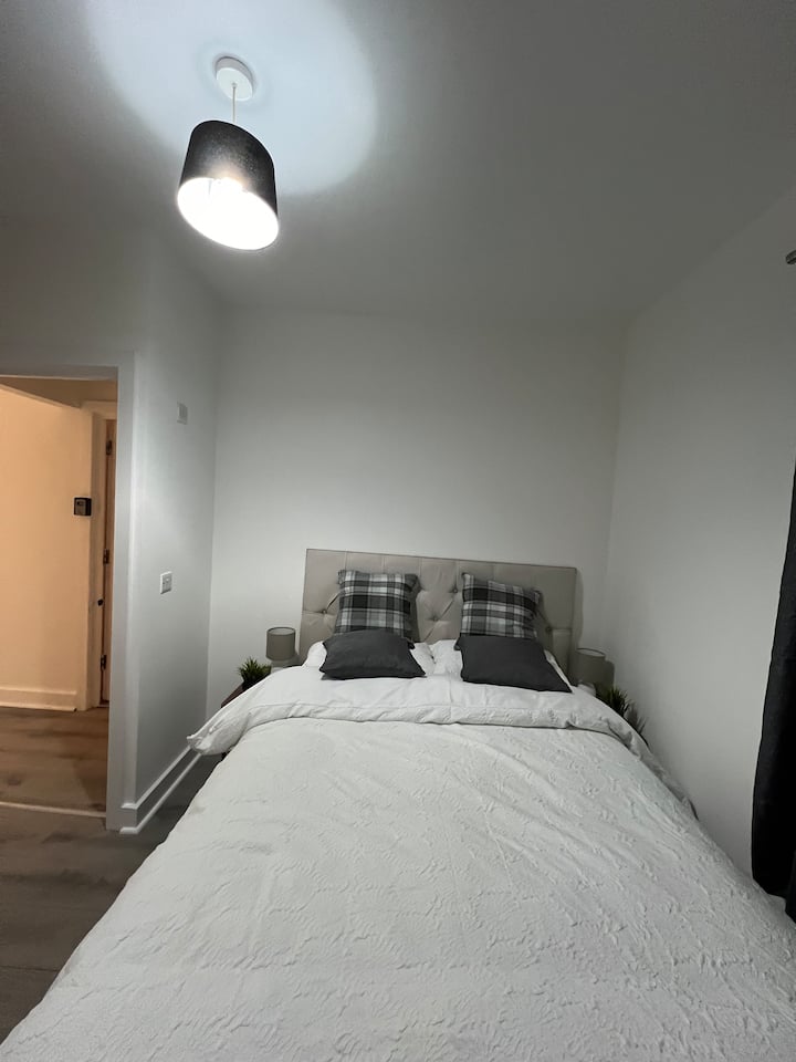 Pejay Crystal Home - Southampton