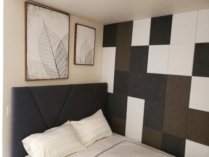 Downtown Aspen Tree Apartment - Grand Junction