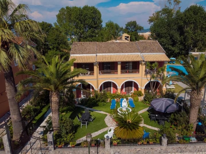 Central Apartments With Pool Access, 120m To Beach - Grèce