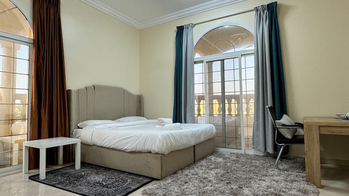 3br Serviced- 1st Villa Floor Near City Centre - Charjah