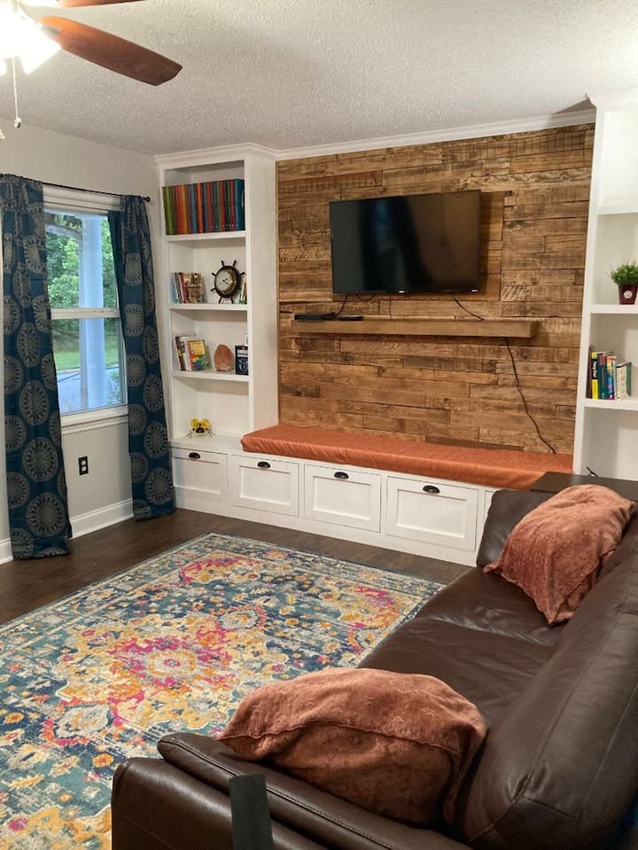 Peaceful Home Near Downtown - Spartanburg, SC