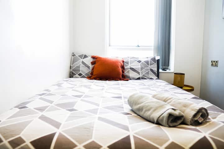 Elegant Escape: Peaceful & Chic - Liverpool