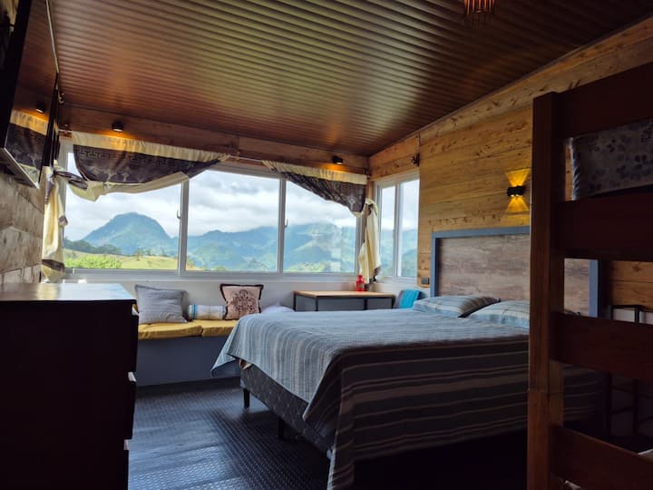 Habitacion Con Vistas Al Biotopo - Guatemala