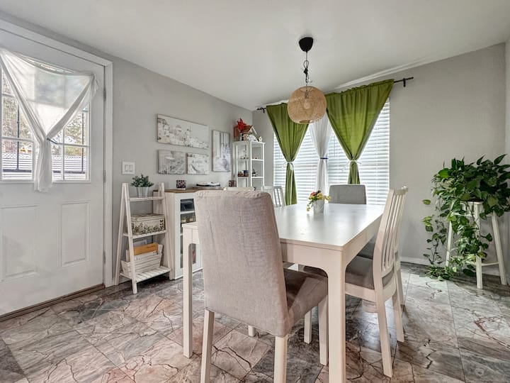 Exquisit & Stlyish 3brm Home - El Paso, TX