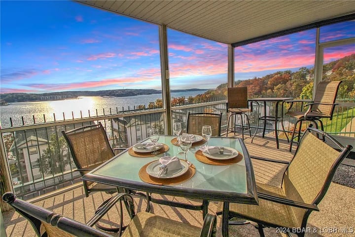 Lakefront Condo - Stunning Views - Lake Ozark, MO