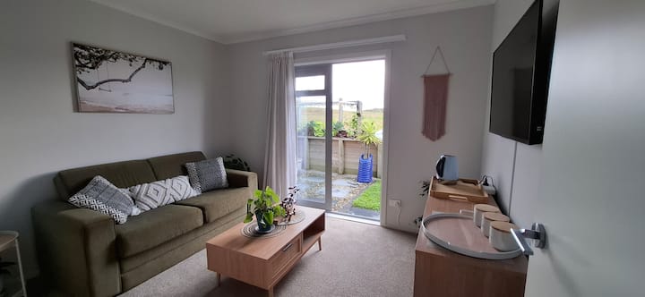 Ocean Breeze.
By The Beach & Close To Town. - Whakatane