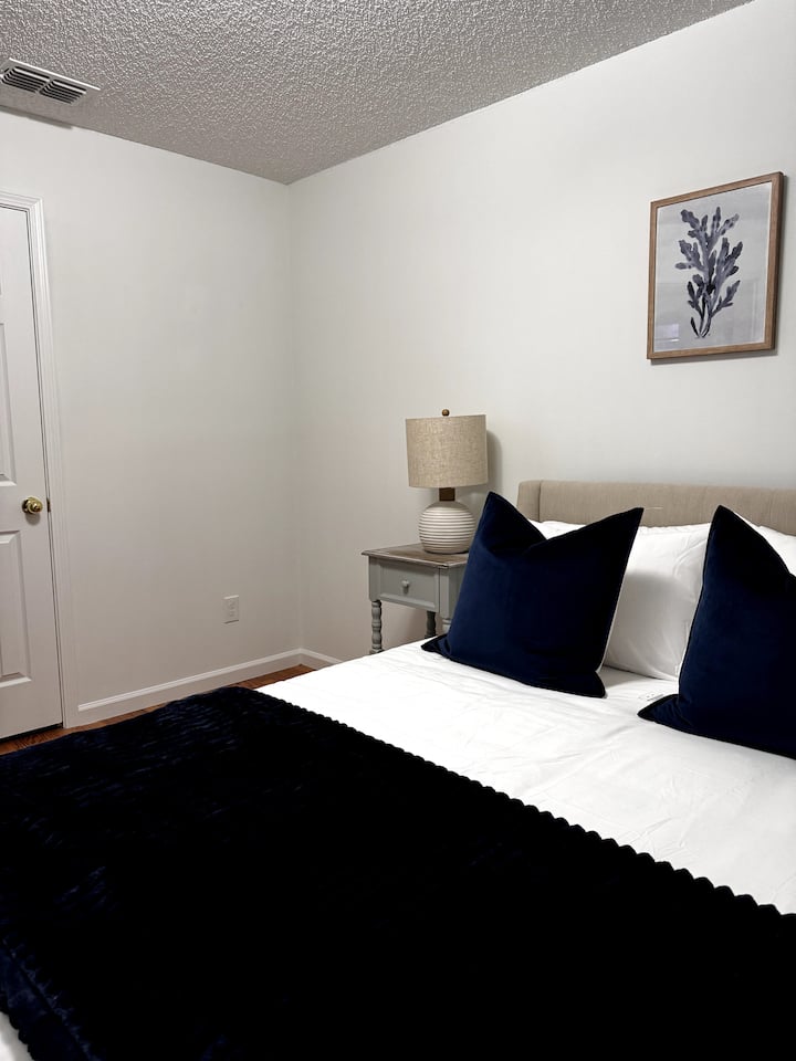 Central Getaway: Stylish, Cozy, And Full Of Light - Jacksonville, FL