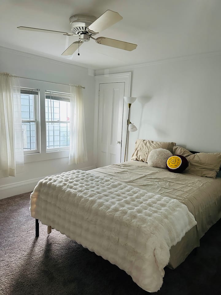 Rm 1, 1br/1ba In Nota Home - Rochester, NY