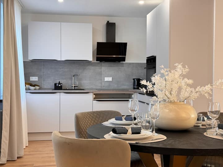 100m² 3-zimmer City Wohnung Für 6 Mit Parkplatz - Dortmund