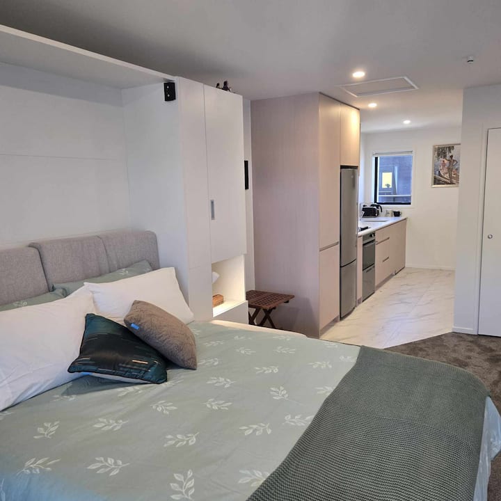 Studio With City Views – Bath Street - Christchurch