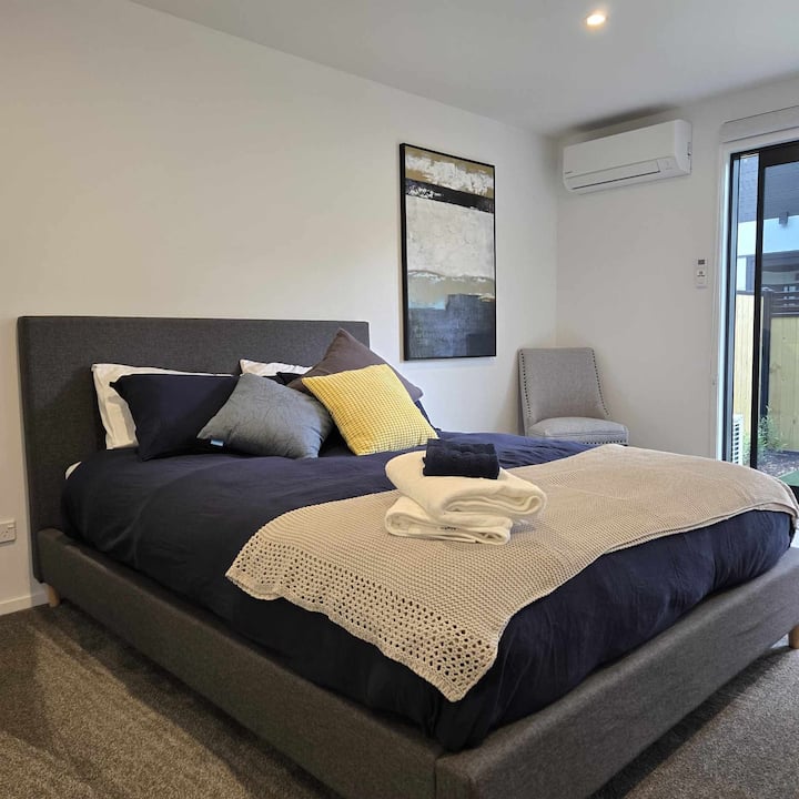 Stylish Retreat – Studio Apartment On Bath Street - Christchurch
