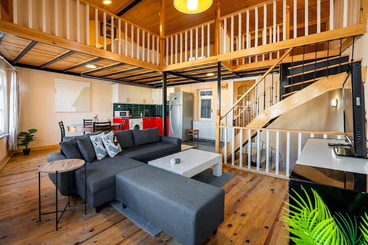 Unique 1br ŞIşli Duplex W/ Warm & Modern Design - İstanbul