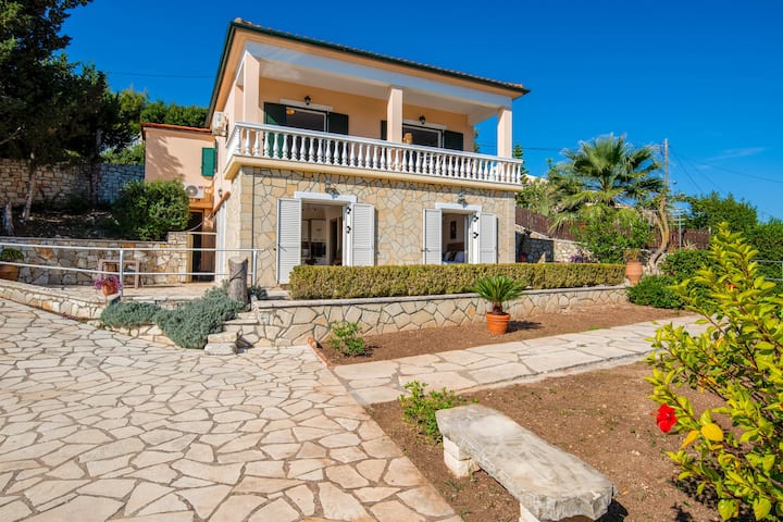 Dolphin House By The Sea 2 - Paxi