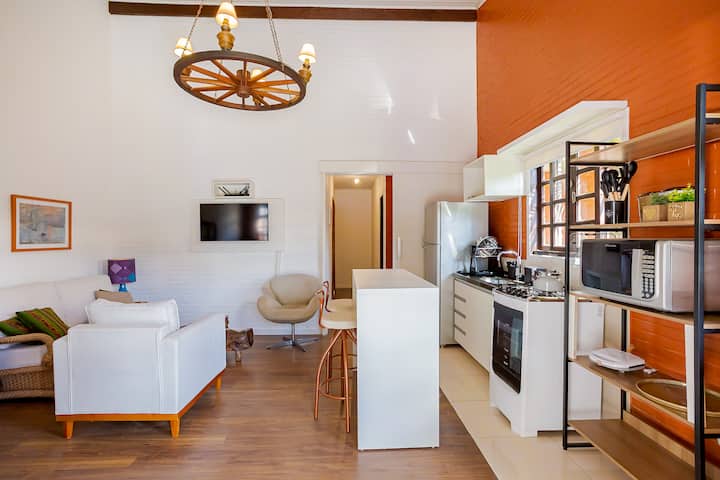 Conforto, Aconchego E Excelente Localização - Curitiba