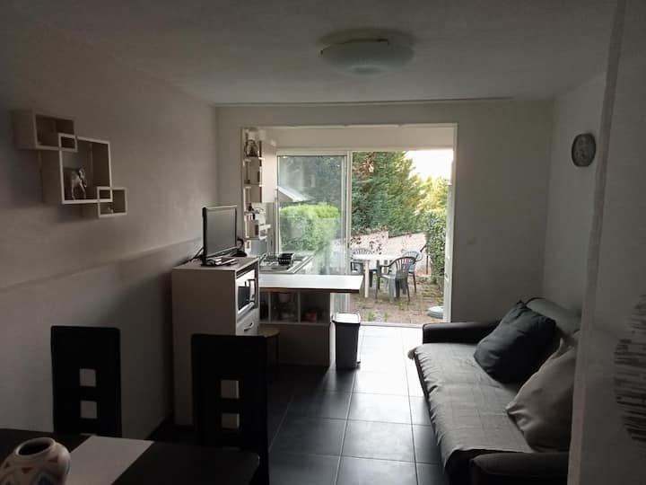 Loue Studio 
Rdc Avec Petit Jardin - Balaruc-les-Bains