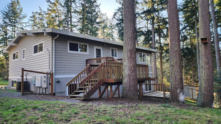 Whidbey Forest Hideaway - Port Townsend, WA