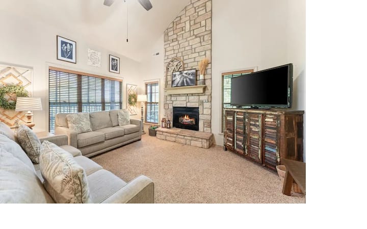 Near Sdc, Tr Lake, Fish Hatchery, & Onsite Golf - Branson, MO