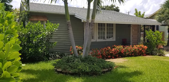 Beautiful Historic Villa With Pool & Near Beach - Lake Worth
