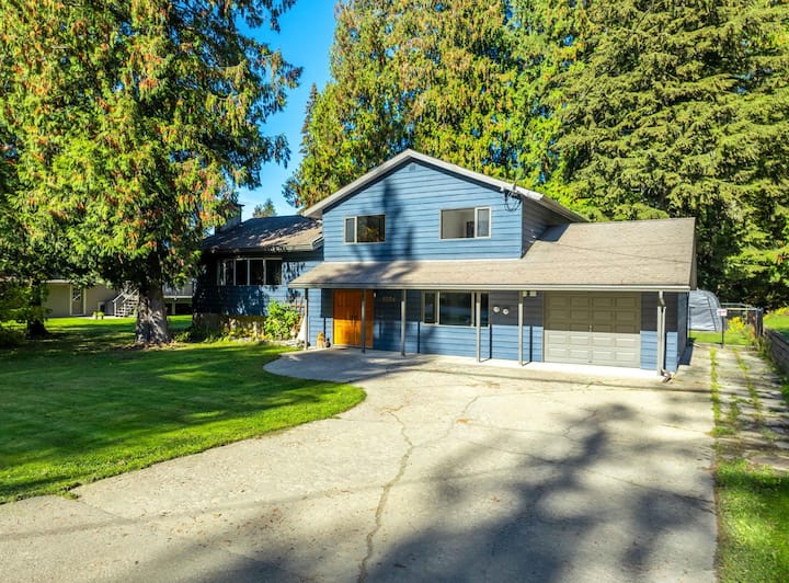 Spacious Home Close To Ski Hill - Revelstoke